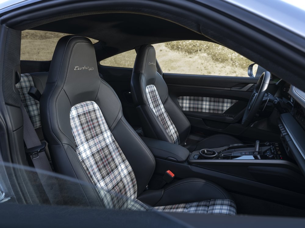 StriveME - طرح طراز حصري بمناسبة الذكرى الخمسين لسيارة ‎911 توربو